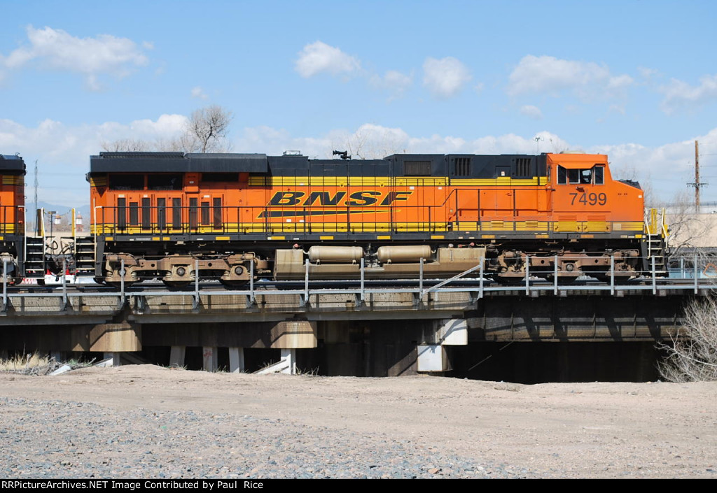 BNSF 7499